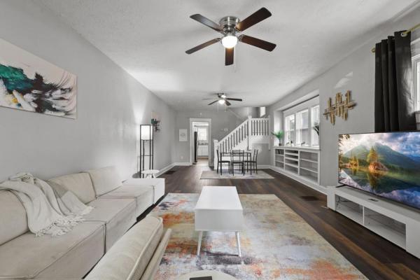 Affordable Indy Stay - Indianapolis, IN