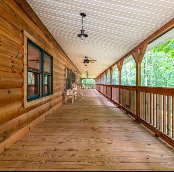 Luxury Log Cabin - Franklin, TN