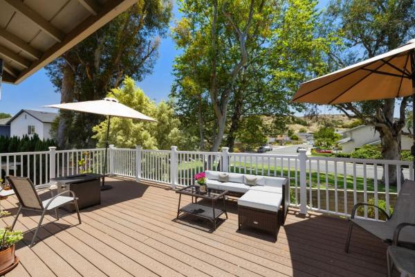 Stunning Home With Spa, Front And Back Yard, Huge Deck, Outstanding Location - Rancho Santa Margarita, CA