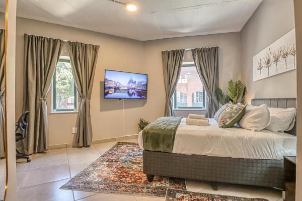 Modern Illovo Studio Near Sandton - Johannesburg