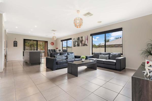 28 Skye Ave - Echuca Holiday Homes - Echuca