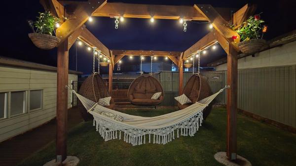 Engadine Guesthouse Retreat With Pool And Outback Bar - Sydney