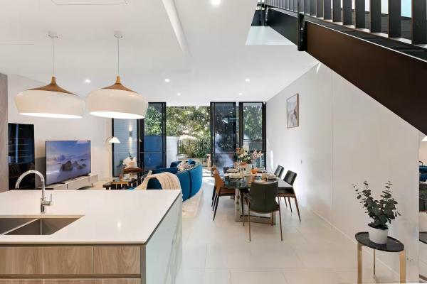 Sunny Townhouse Style Apartment At Bondi - Manly