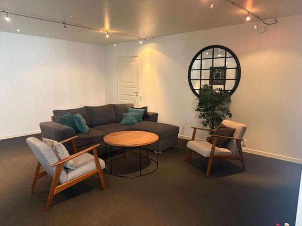 Spacious City Center Apartment In Visby, Sleeps 7 - 哥得蘭省