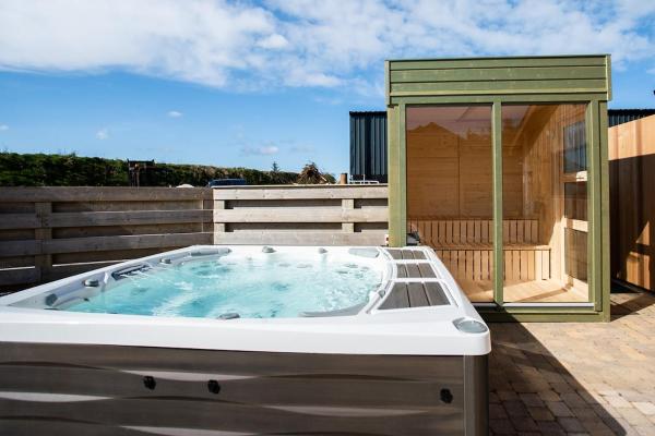 Hart Lodge Luxury Home, Hottub Sauna & Games Bar - Irlande
