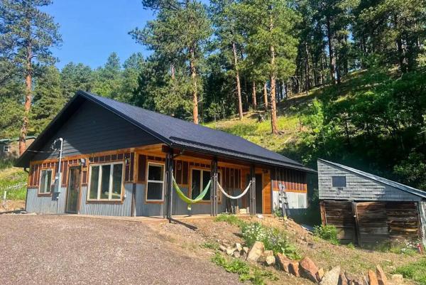 Dog-friendly Home - Porch & Mtn Views - Lead, SD