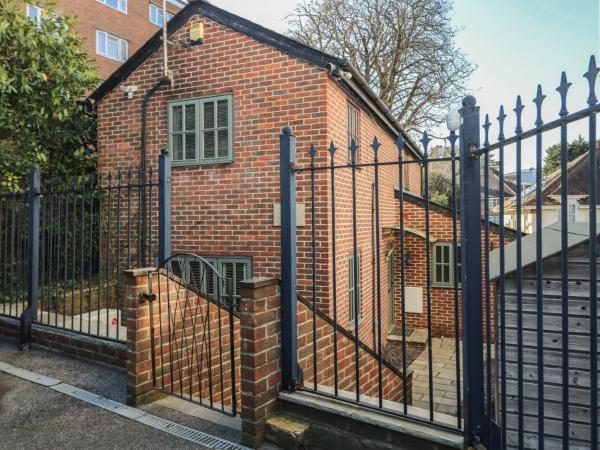 Tiffanys Coach House - Bournemouth