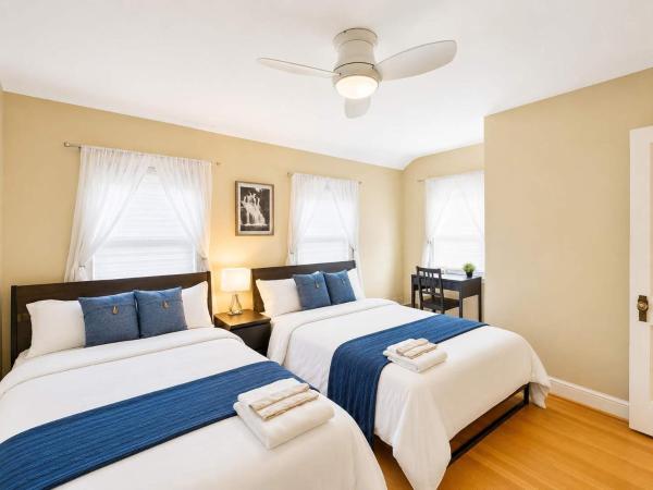 Beautiful 3br 2ba Colonial House By Cozysuites - Alexandria, VA