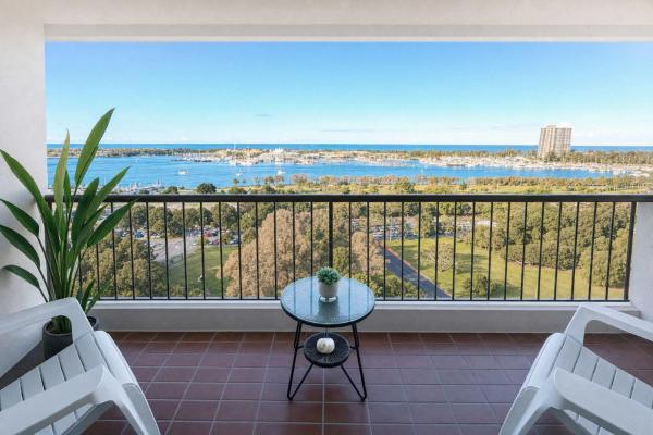 Ocean View Suite Pool Sauna - Gold Coast