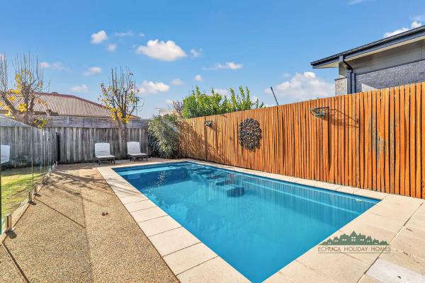 Terrace Eleven - Echuca Holiday Homes - Moama