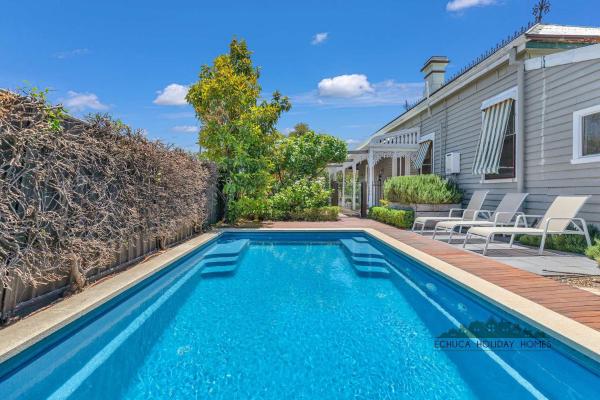 Central Charm - Echuca Holiday Homes - Echuca