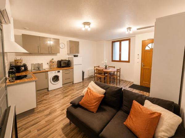 Cocon Pèlerin Romantique à Lourdes, Appartement Climatisé à 10 Min Sanctuaire & Gare - Lourdes