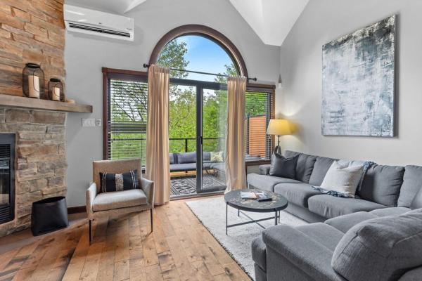3-story Ski-in Ski-out Mountain Home - Mont-Tremblant