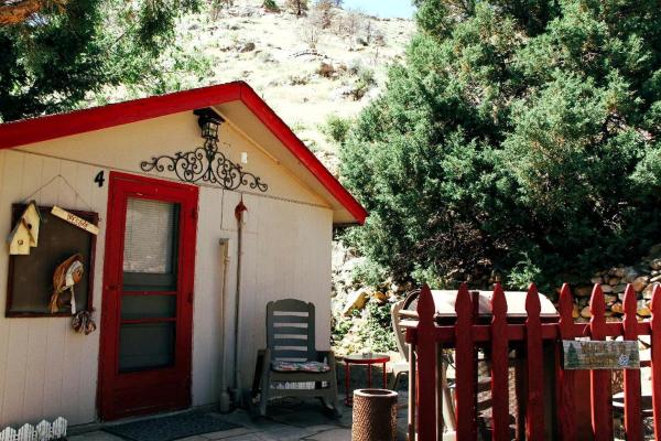 Cozy Honeymoon Cabin With River Views Near Bellvue, Colorado - Red Feather Lakes, CO