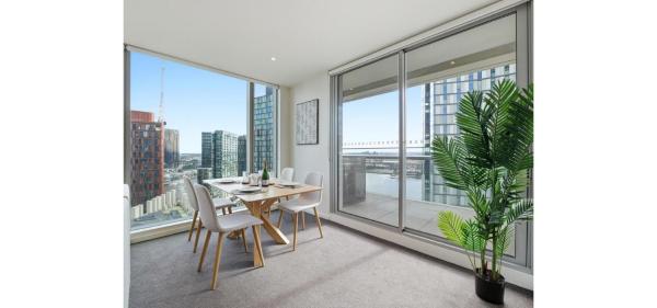 Docklands Luxe Escape 2 Bed 2 Bath Apartment Harbour & City Skyline Views Free Secure Parking - Bayside City
