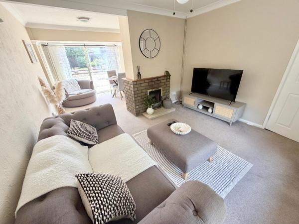 Spacious 3 Bed Property Flexible Beds Sleeps 6 - Hereford