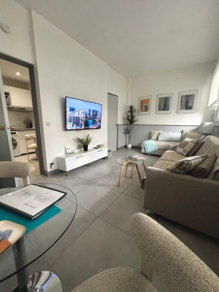 Lovely And Spacious Apartment - Paris