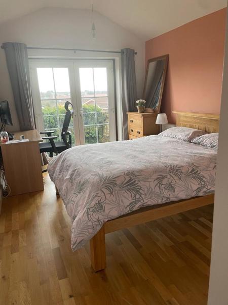 Bright Double Room With Shared Bathroom - Dunstable