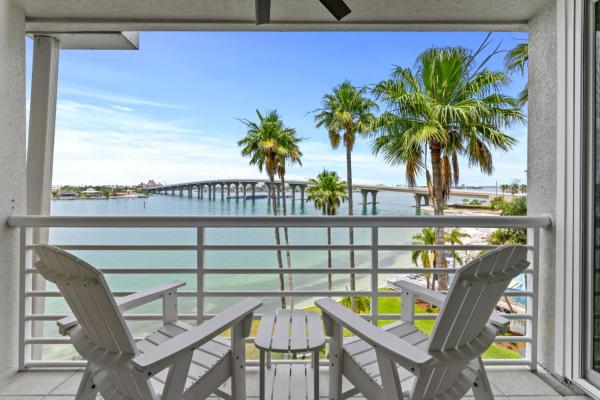 Bahia Vista Top Floor Waterfront Beauty 9-520 - St. Petersburg, FL