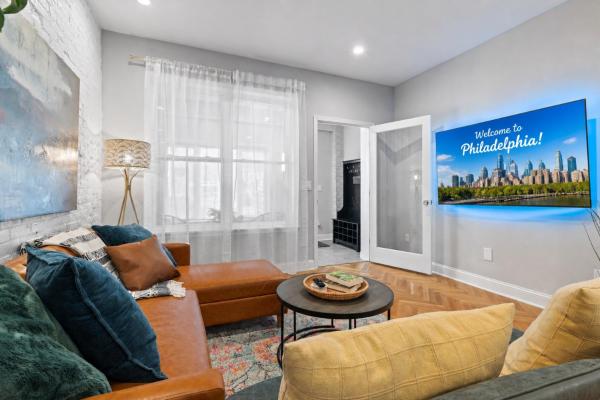 Spacious 3br Near Art Museum Patio Gameroom - Philadelphia, PA