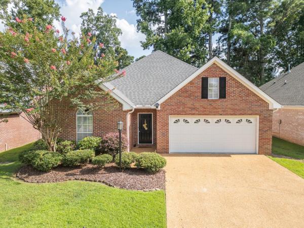 New! Starkville Retreat Walk To Msu - Mississippi