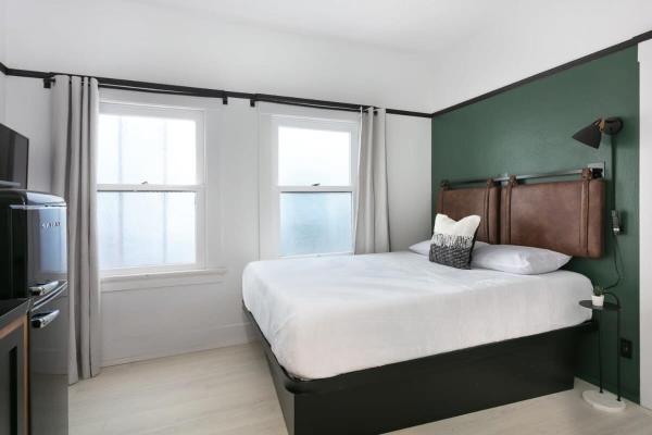 Gaslamp District Gem Studio With Private Entrance - Coronado, CA