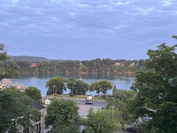 Lewiston Serene Upscale Cottage Stunning Views 2 Bedroom - Niagara-on-the-Lake