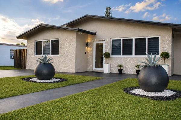 King Bed 3 Miles To Stadium - Miramar, FL