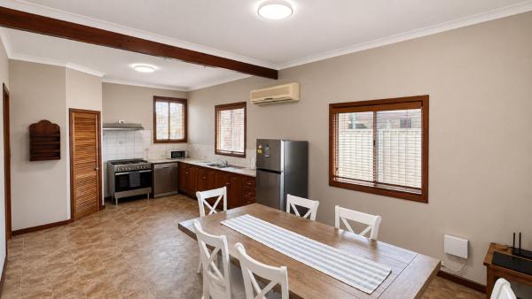 Rustic Charm With Room For The Boat - Busselton