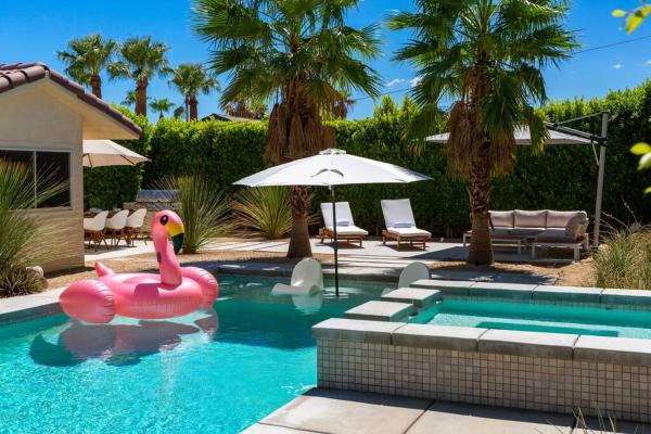 Luxury Oasis With Pool In Palm Springs - Palm Springs, CA