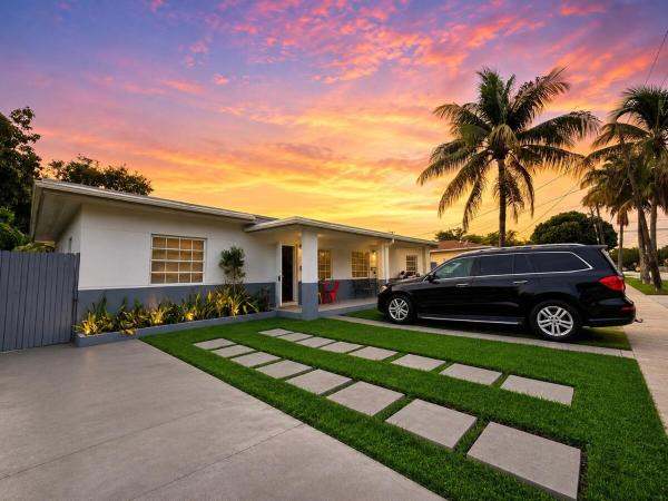 Miami Art Vibes Home - Miami, FL