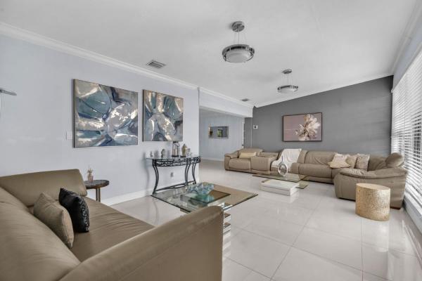 Modern Miami Oversized 3 Bedroom In Central Location - Zoo Miami, Miami