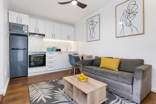 Modern 1-bed Sea Point Apt, Walk To Beach & Cafés! - Cape Town