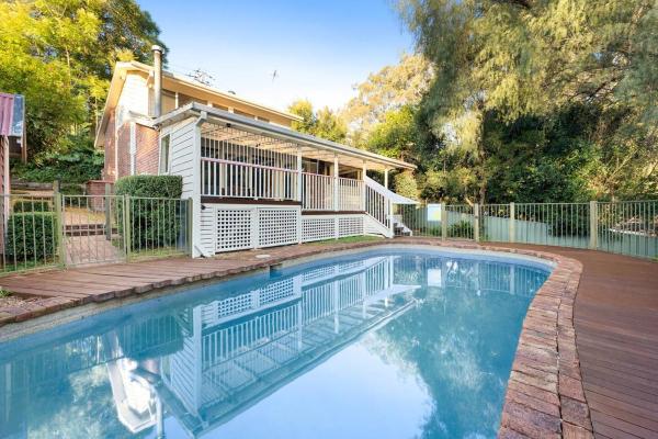 Charming Family Home Pool & Entertainer's Deck - Blacktown