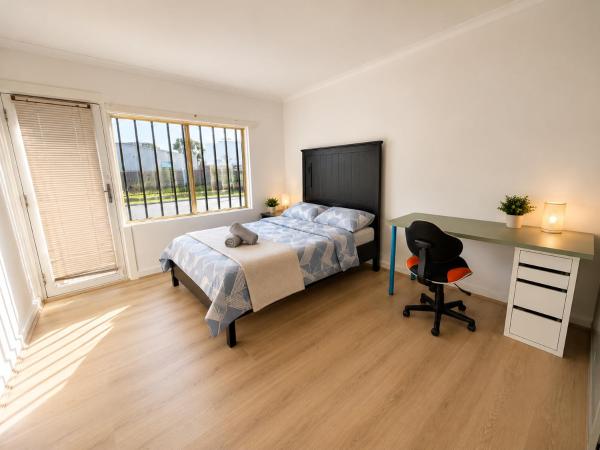 Springvale Lodge - Simple 3 Bedroom House - Holiday Home - Dandenong