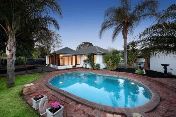 Luxury Retreat 5-bedroom Villa With Private Pool & Beautiful Outdoor Spaces - Southland