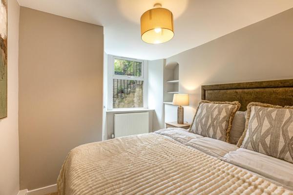 Elegant 3bdr Basement Flat In Hawick - Sleeps 5 - Free Parking - Hawick
