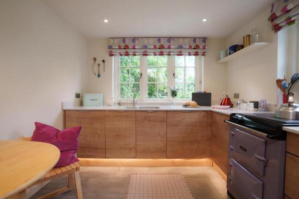Hidden Garden Cottage With Aga By Letmestay - Ambleside