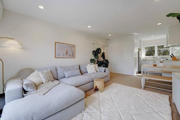Classic Greenlane Unit With Parking And Air-con - Auckland