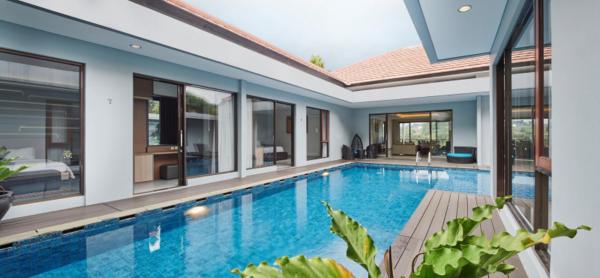 Kirei Mountain View Villa 7 Bedrooms With A Private Heated Swimming Pool - Bandung
