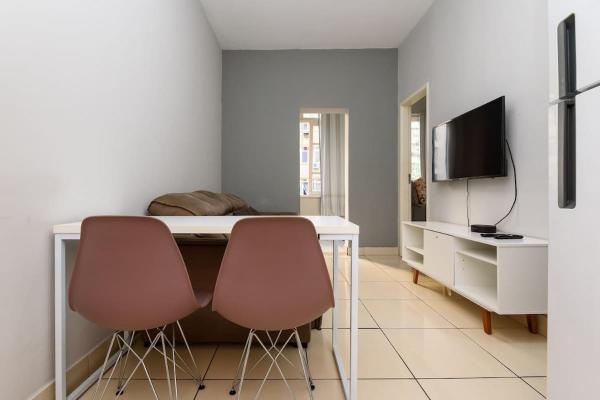 Quarto E Sala Perto Da Praia De Copacabana E Metrô - Rio de Janeiro