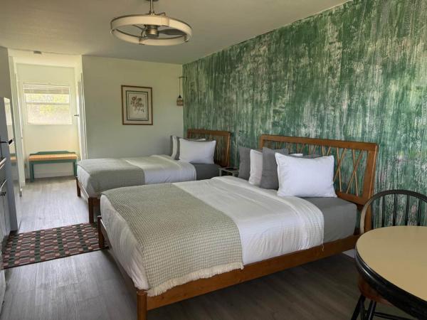 Emerald Rain @Marina Motor Lodge - Aransas Pass, TX