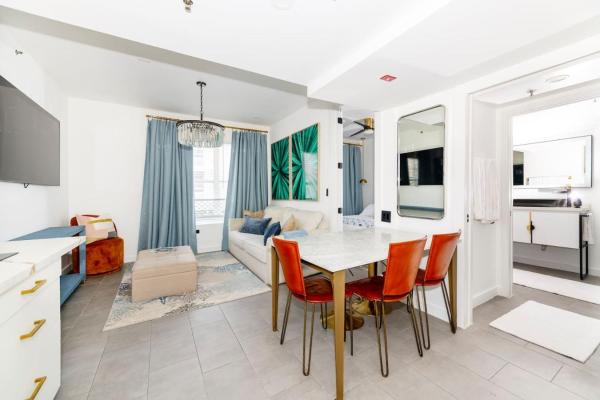 Stylish Beach Condo In The Heart Of South Beach - South Beach