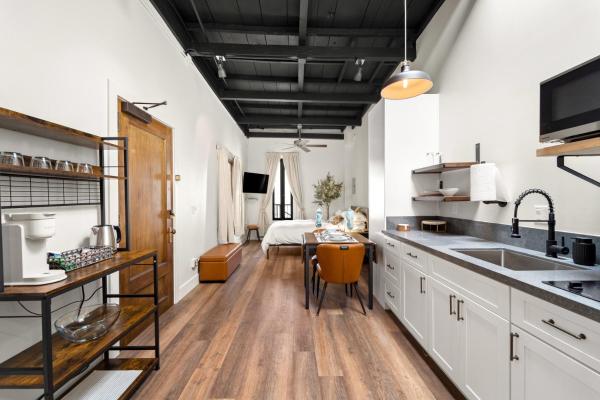 Artifact Inn - Heritage Studio With Modern Kitchen - Coronado, CA