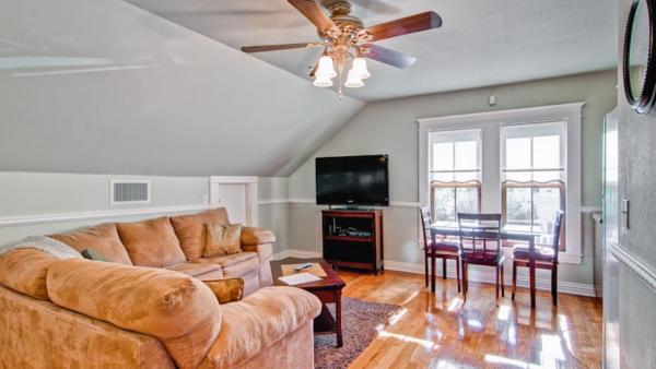 Hustons Attic By Avantstay - Paso Robles