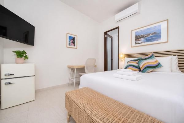 Room 13: Breezy Veranda Stay With City Views - San Juan