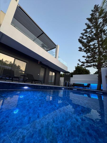Araucaria Luxury Villa - Athens International Airport (ATH)