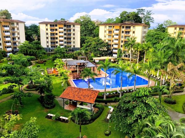 3br Jacó Condo, Pool, Fast Wifi, Walk To Beach - Jaco