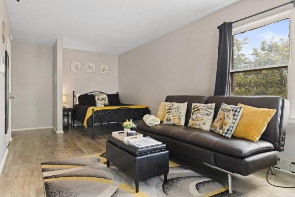 Sleeps 2/aurora/ext Stay Discounts/wi-fi & Parkng - 빅 록