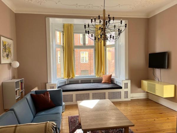 Classic Copenhagen Apartment Close To Tivoli - Copenaghen